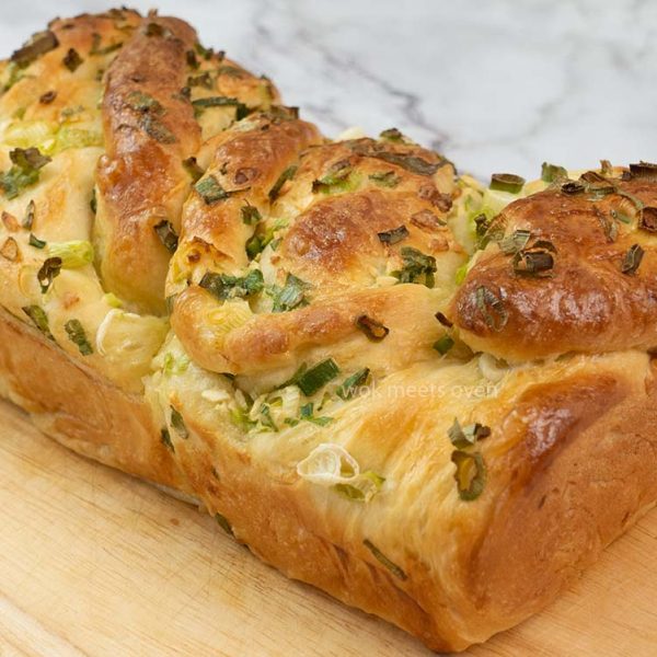 This Aromatic Green Onion Garlic Butter Bread Will Leave You Speechless ...